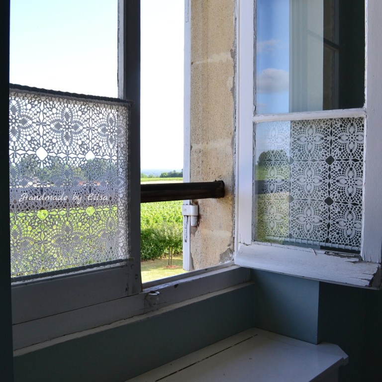 Crocheted screens, virkattuja valoverhoja – HandmadebyLiisa