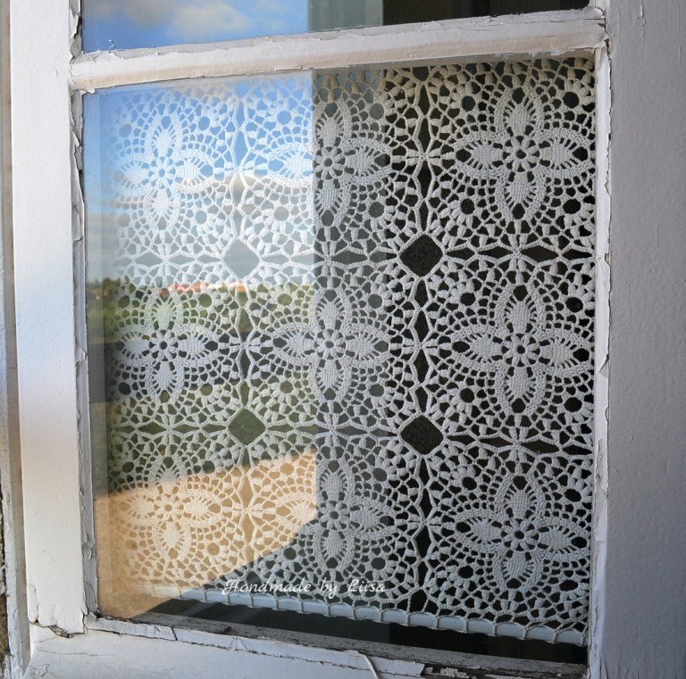 Crocheted screens, virkattuja valoverhoja – HandmadebyLiisa