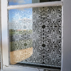 Crocheted screens, virkattuja valoverhoja – HandmadebyLiisa